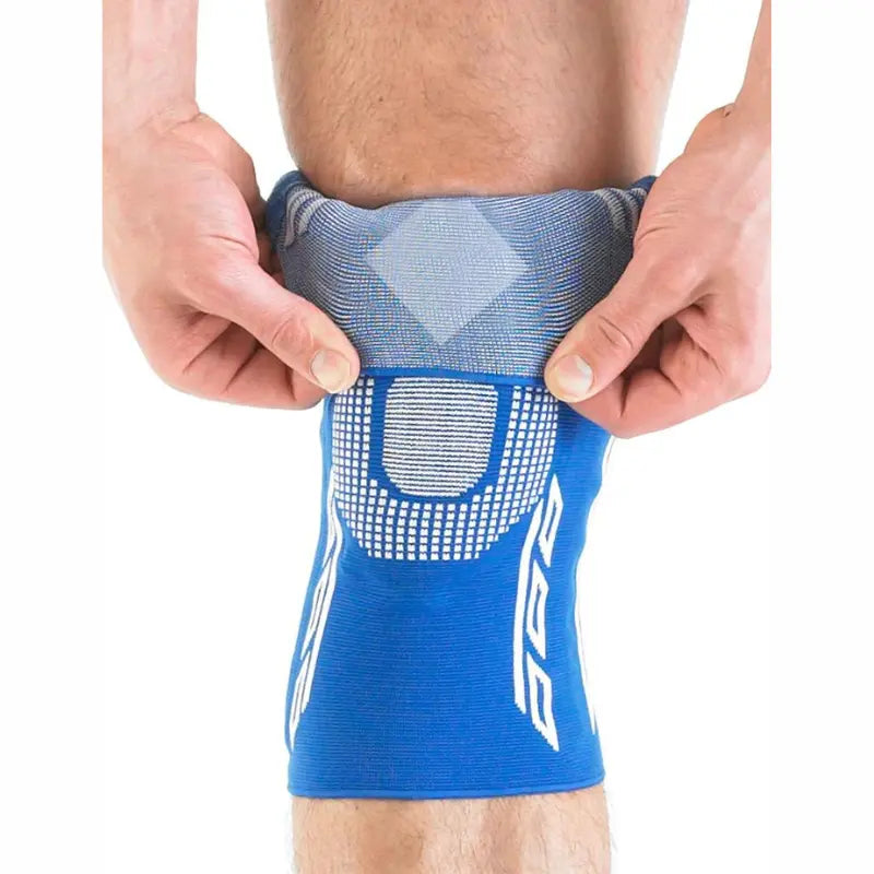 Neo G Airflow Plus Stabilized Knee Support - XS – Mobility World UK